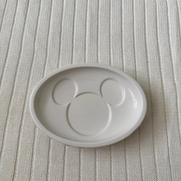 Disney | Bath | Disney Parks White Mickey Mouse Icon Soap Dish ...